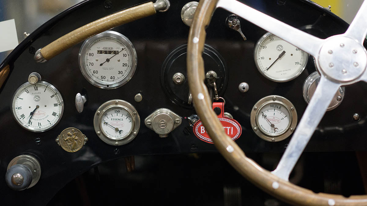 Vintage Alfa Dashboard Relax but Hurry – Motorology®